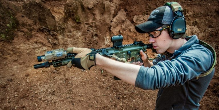 รู้จัก Lucas Botkin ครูปืนเจ้าของท่า Motion Capture จาก Call of Duty ...