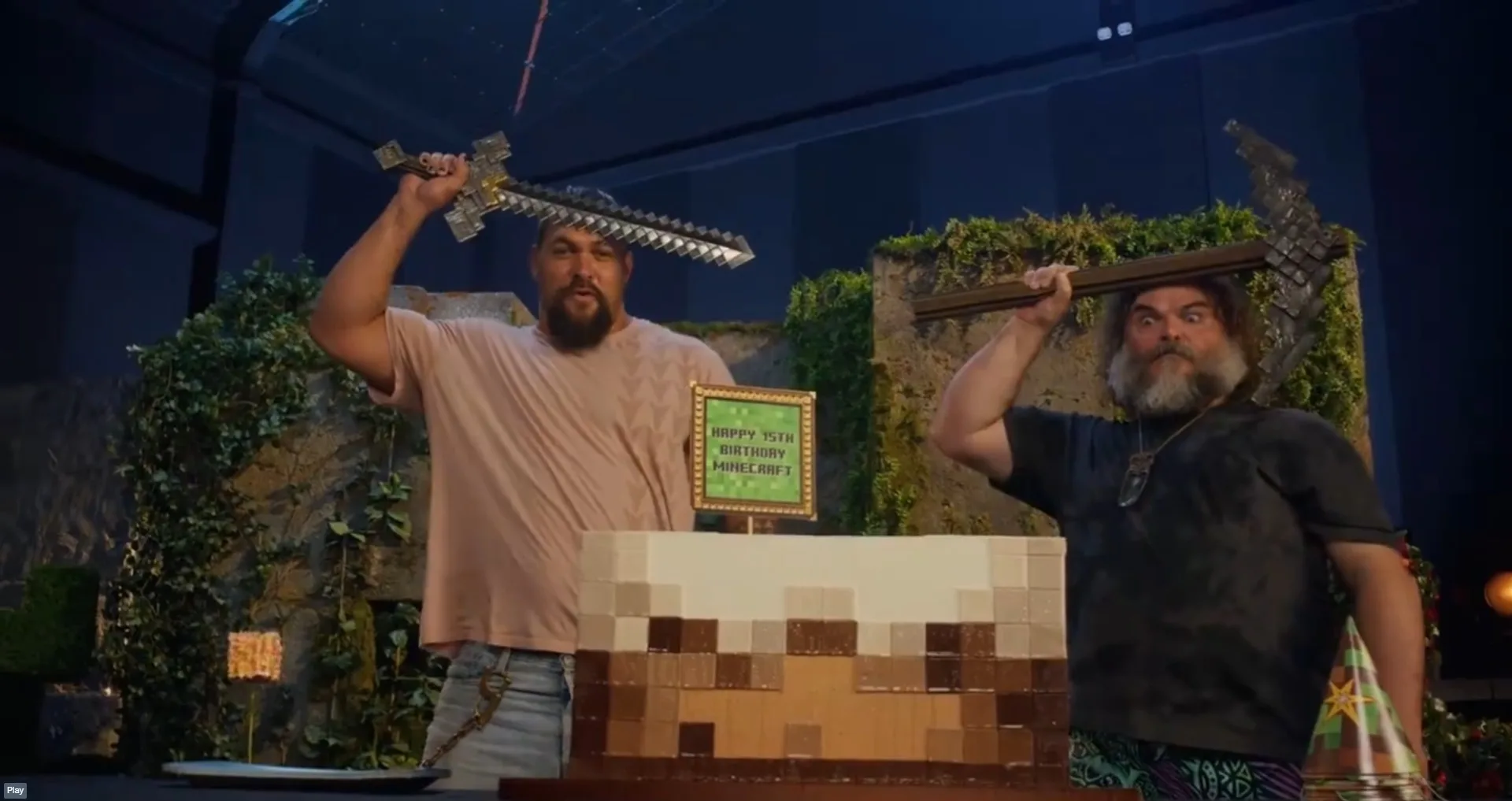 Jason Momoa และ Jack Black สองนักแสดงนำในภาพยนตร์ Minecraft ร่วมฉลอง 15 ...
